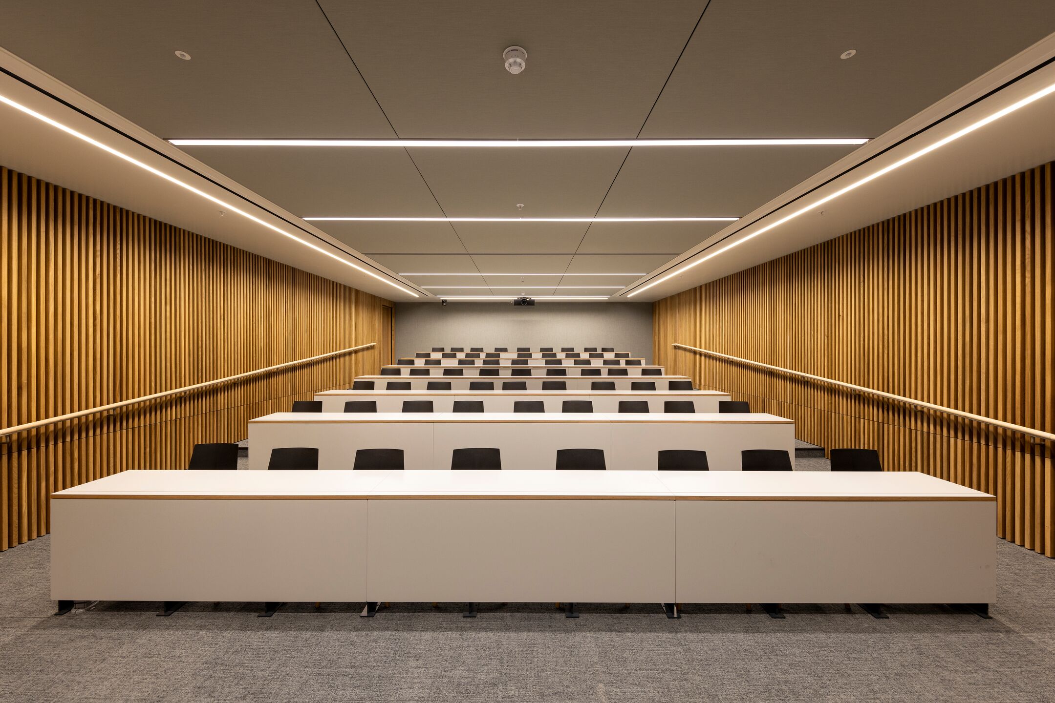 Hunter Douglas helps to transform central London office | Hunter ...